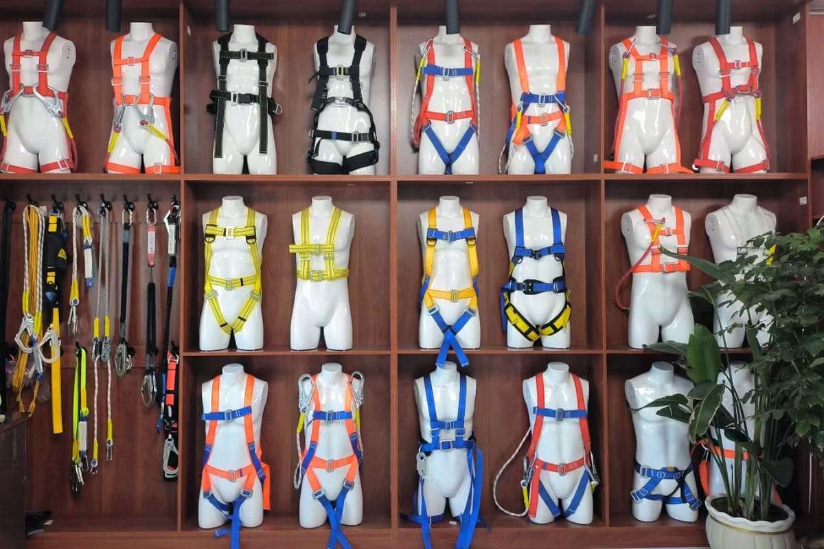 Safety Harnesses: The Ultimate Guide to Working at Height - BIDA Safety ...